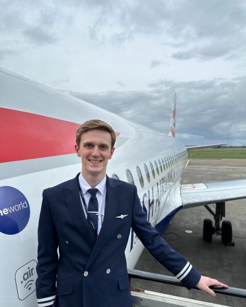 Graduate pilots share their airline success stories - Leading Edge Aviation