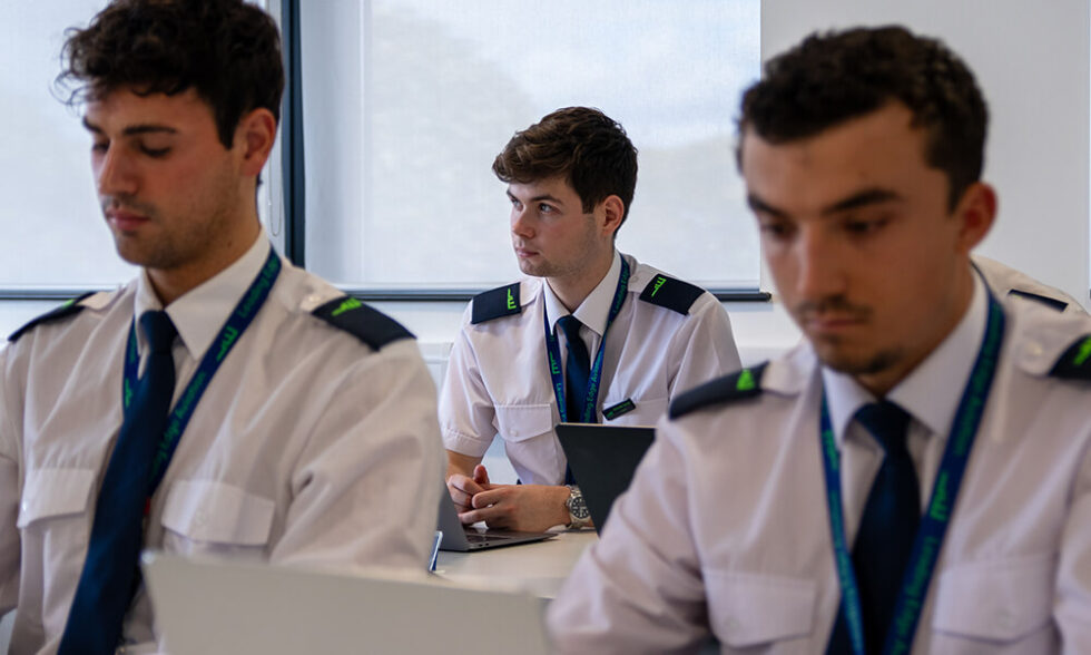 Integrated ATPL Pilot Training | Leading Edge Aviation