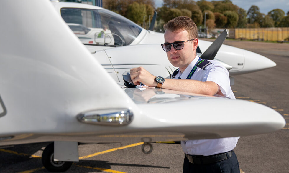 Integrated ATPL Pilot Training | Leading Edge Aviation